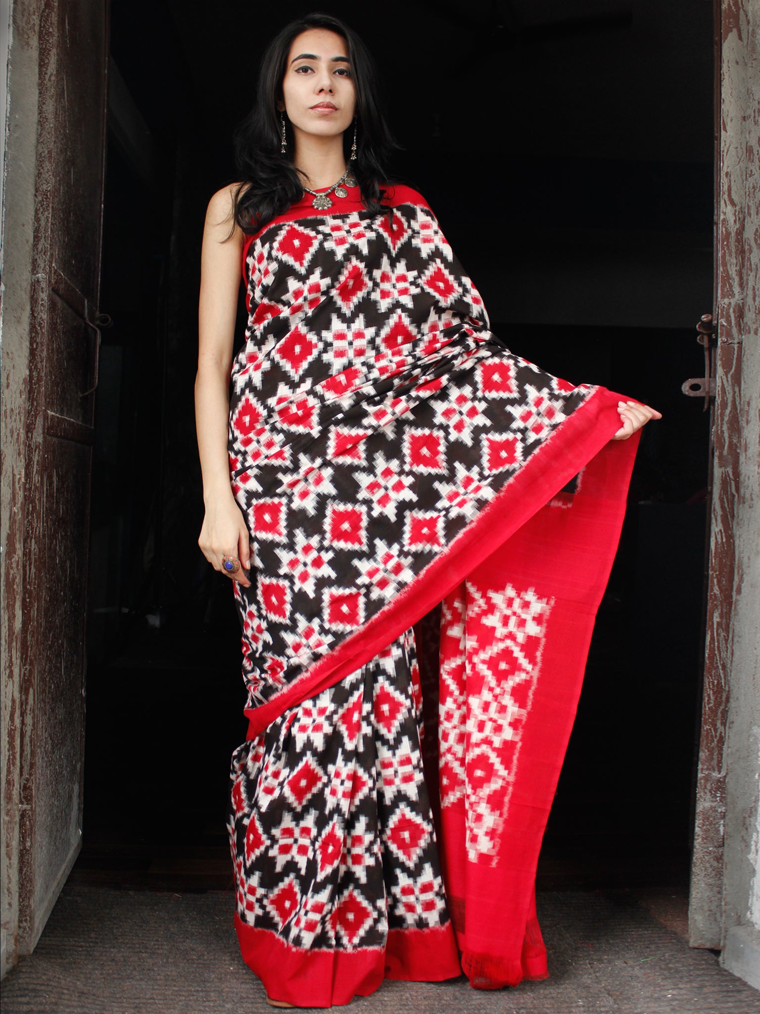 Black Red White Telia Rumal Double Ikat Handwoven Pochampally Merceriz ...